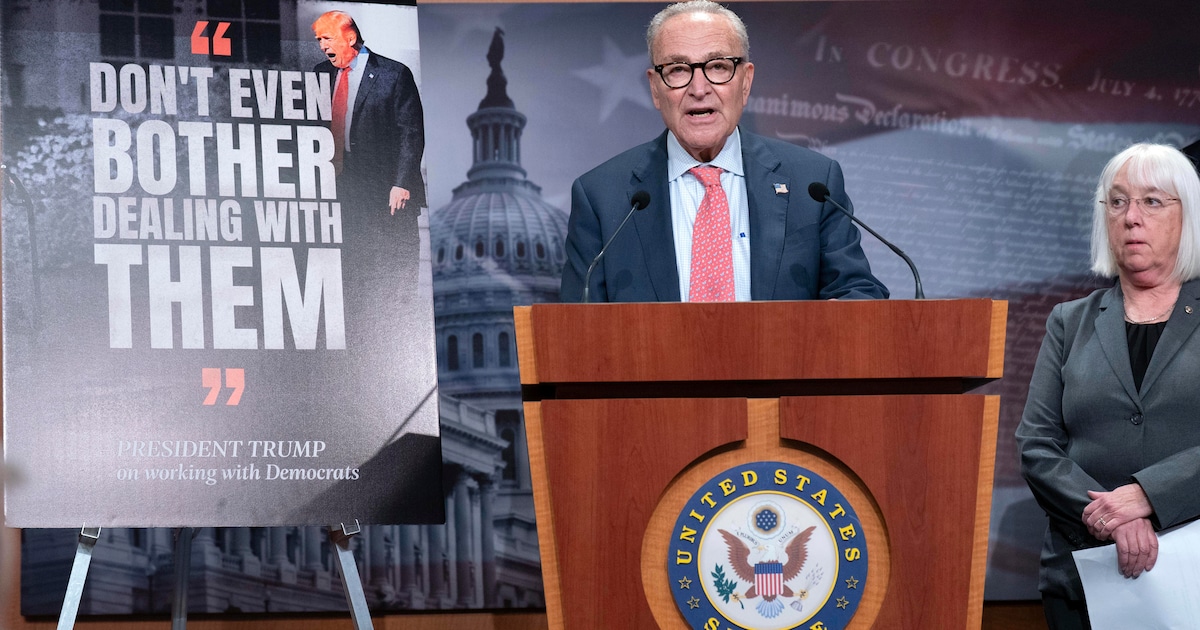 Donald Trump prend “ le chemin vers la dictature”, alarme le chef de la ...