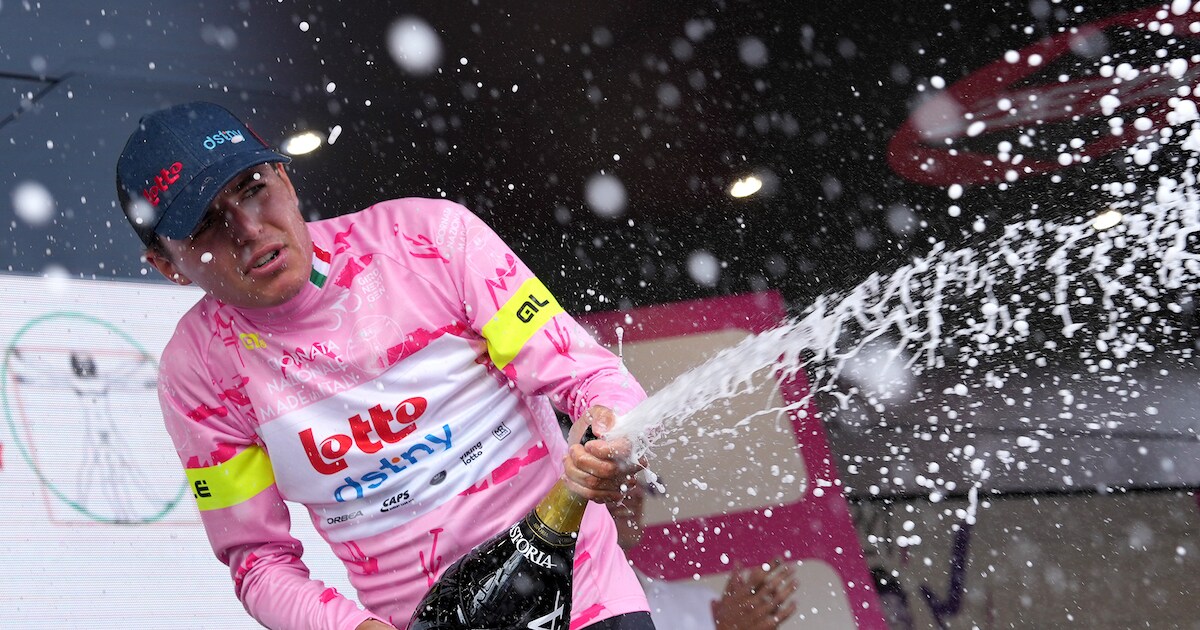 Jarno Widar, le nouveau phénomène du cyclisme belge, jure fidélité à ...