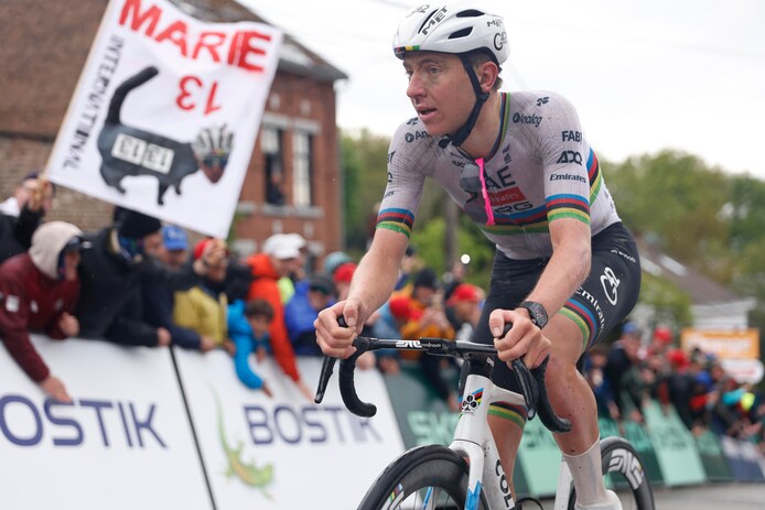 Une démonstration: Tadej Pogacar s'envole sur le Mur de Huy et remporte sa deuxième Flèche ...