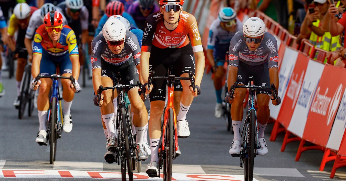 “Il ne m’a pas entendu”: comment Jasper Philipsen a laissé filer une ...