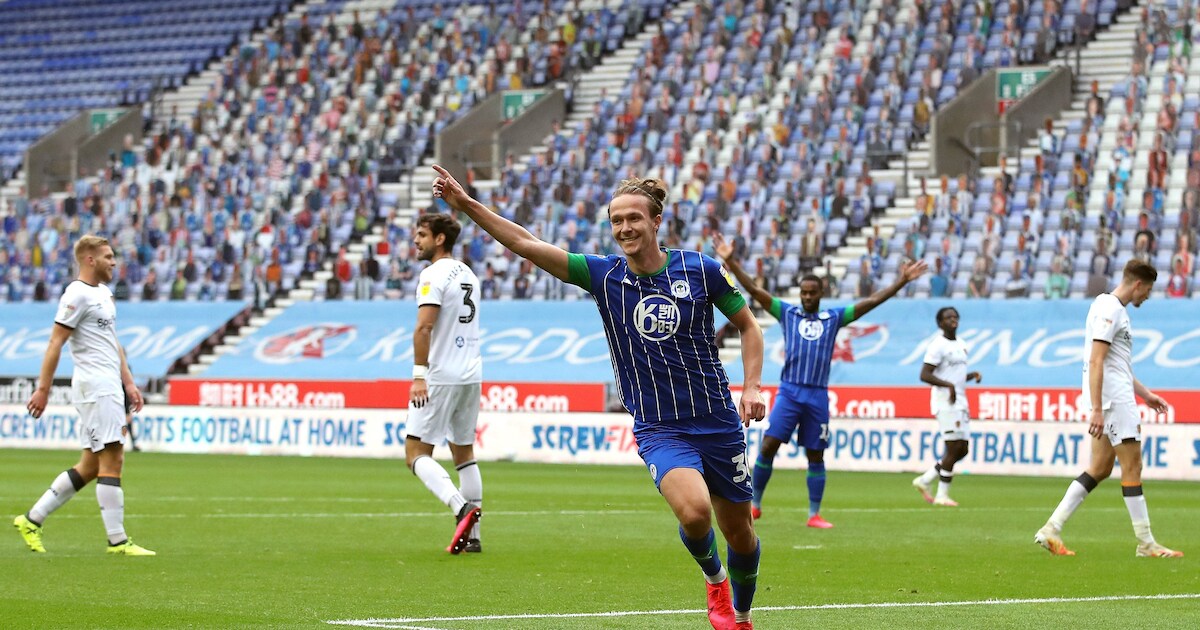 Première mi-temps de folie en Angleterre: Wigan marque 7 buts en 45 ...