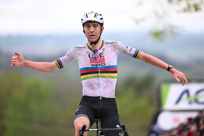 Une démonstration: Tadej Pogacar s'envole sur le Mur de Huy et remporte sa deuxième Flèche ...