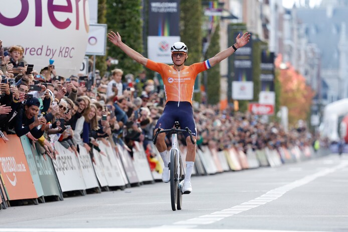Un nouveau maillot arc-en-ciel pour Mathieu van der Poel, sacré ...