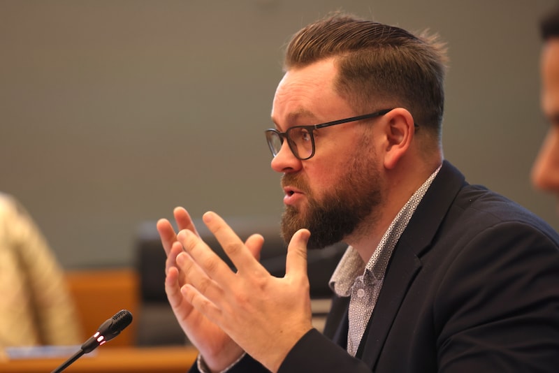 “Le chien retire sa laisse”: Jori Dupont quitte le PTB, le parti lui ...