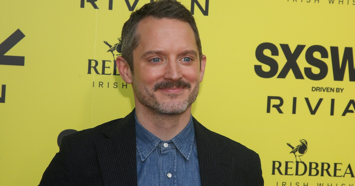 “C’est embarrassant”: Elijah Wood n’a jamais terminé la lecture du ...