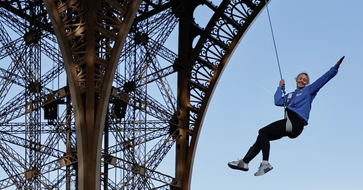 Une athlète française bat un record du monde en grimpant à la corde ...