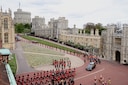 Les images impressionnantes de l'ultime procession sur "the Long Walk ...