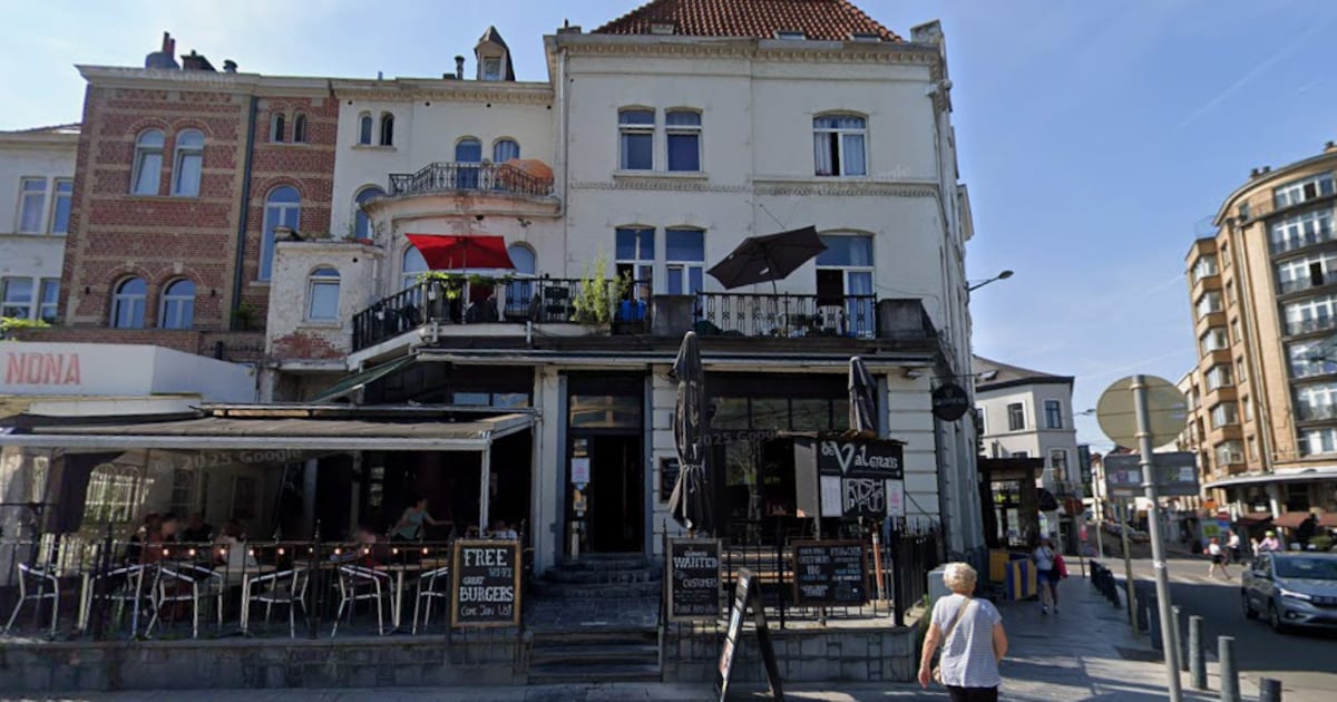 Un bar emblématique de la place Flagey ferme à nouveau ses portes ...