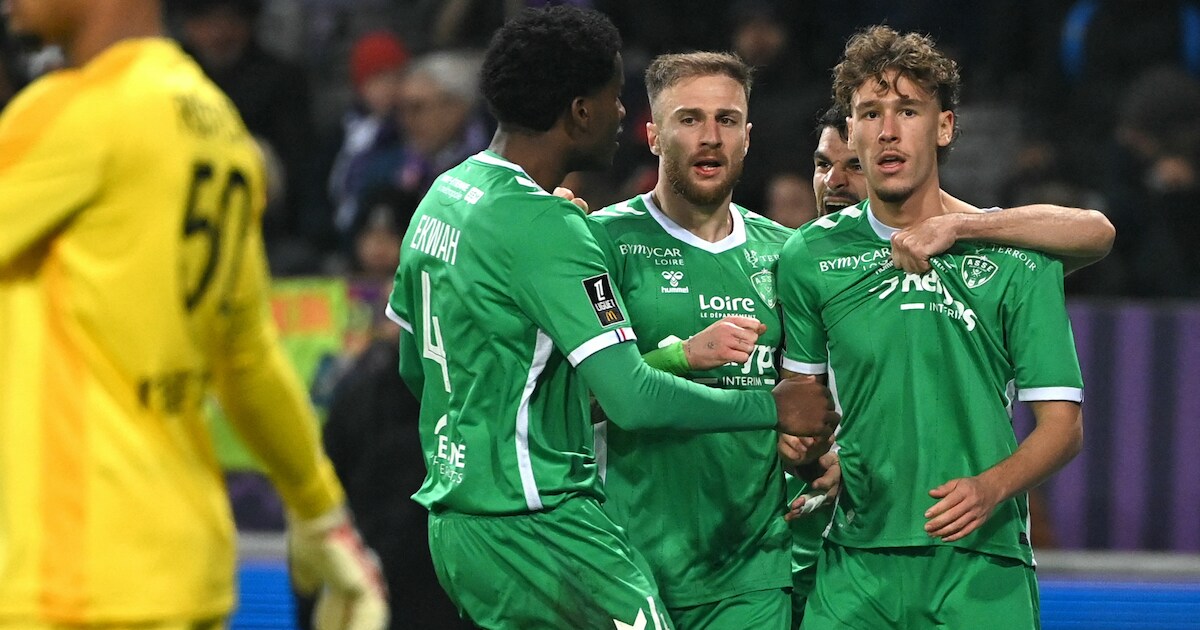 Un subtil lob de Lucas Stassin pour enflammer le top buts du week-end ...