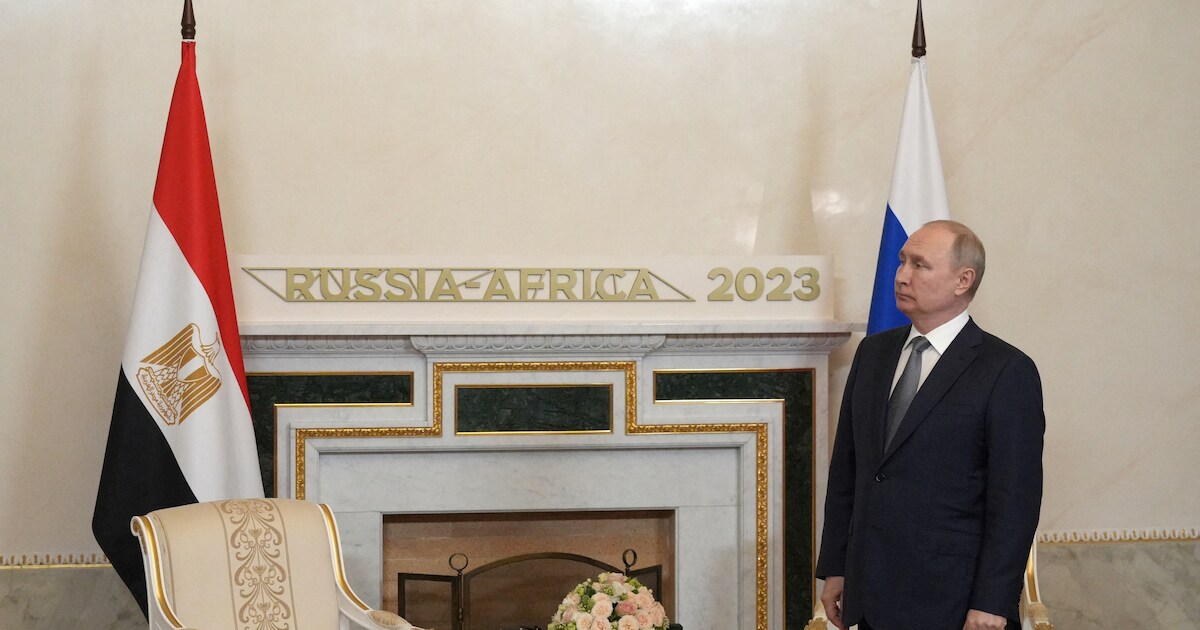 Quand le président égyptien fait attendre “inconfortablement” Vladimir ...
