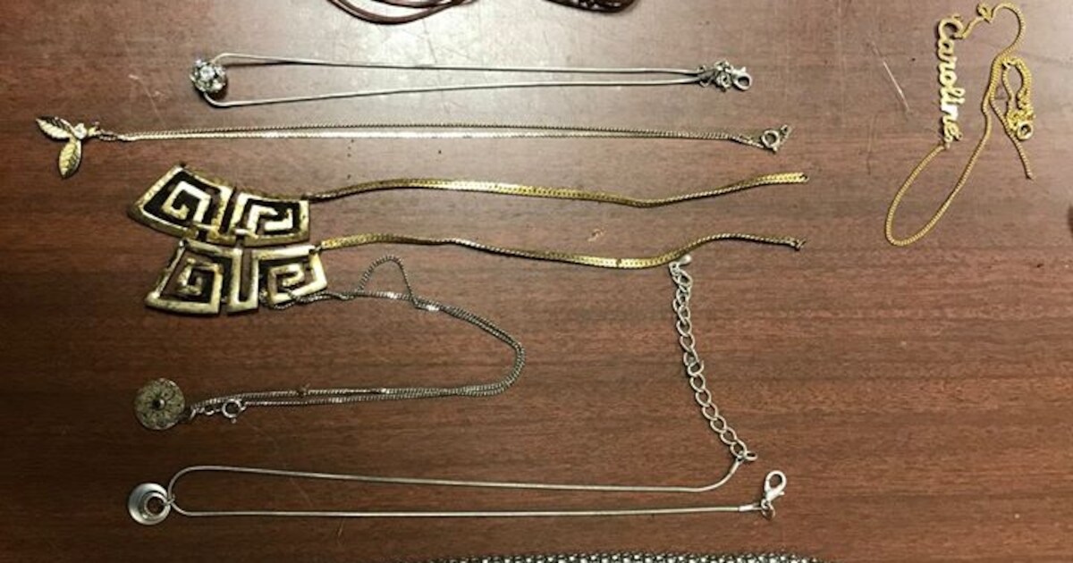 Ces bijoux vous appartiennent-ils? La police de Charleroi vous le ...