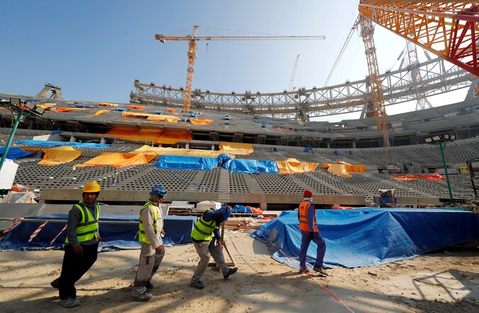 Au moins 6.500 ouvriers sont décédés sur les chantiers de la Coupe du ...