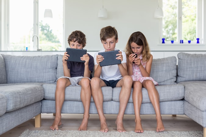 L’ONU déclare la protection des enfants en ligne “priorité urgente ...