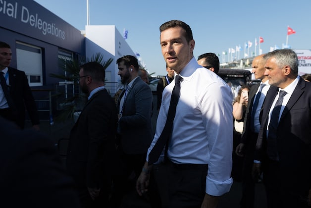 Marine Le Pen a demandé à Jordan Bardella “de se préparer” pour la ...