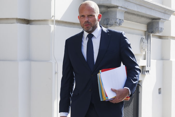 Plan anti-drones de Theo Francken: une information judiciaire ouverte ...