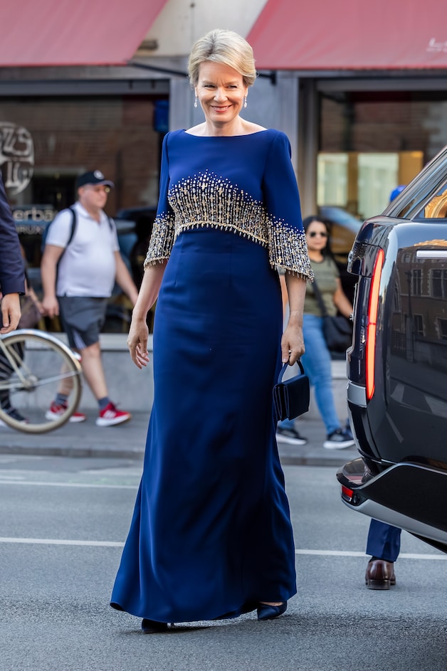 “Sa plus belle robe”: la reine Mathilde se surpasse pour le Concours ...
