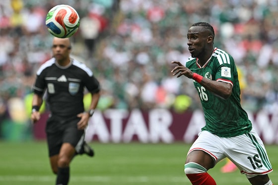 Deux buts et... trois cartons rouges pour lancer le Mondial: le Mexique ...