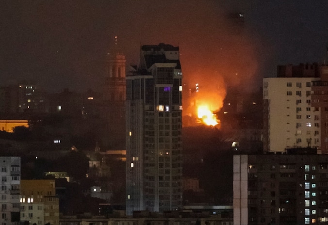 Au moins neuf morts et un joyau orthodoxe en feu: la Russie mène une ...