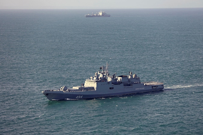 Moscou assume des tirs de semonce contre un yacht dans la Manche: “Il s ...