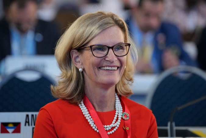 Doreen Bogdan-Martin devient la première femme à la tête de l'agence ...