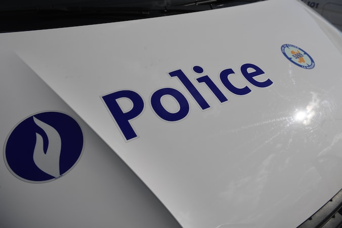 Un cadavre découvert sur la voie publique à Roux | 7sur7.be