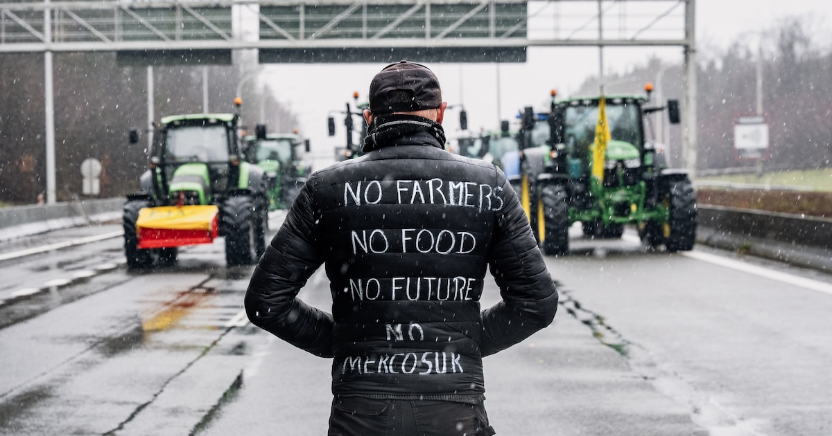 Grogne du monde agricole : les barrages levés à Courrière, l’E411 ...