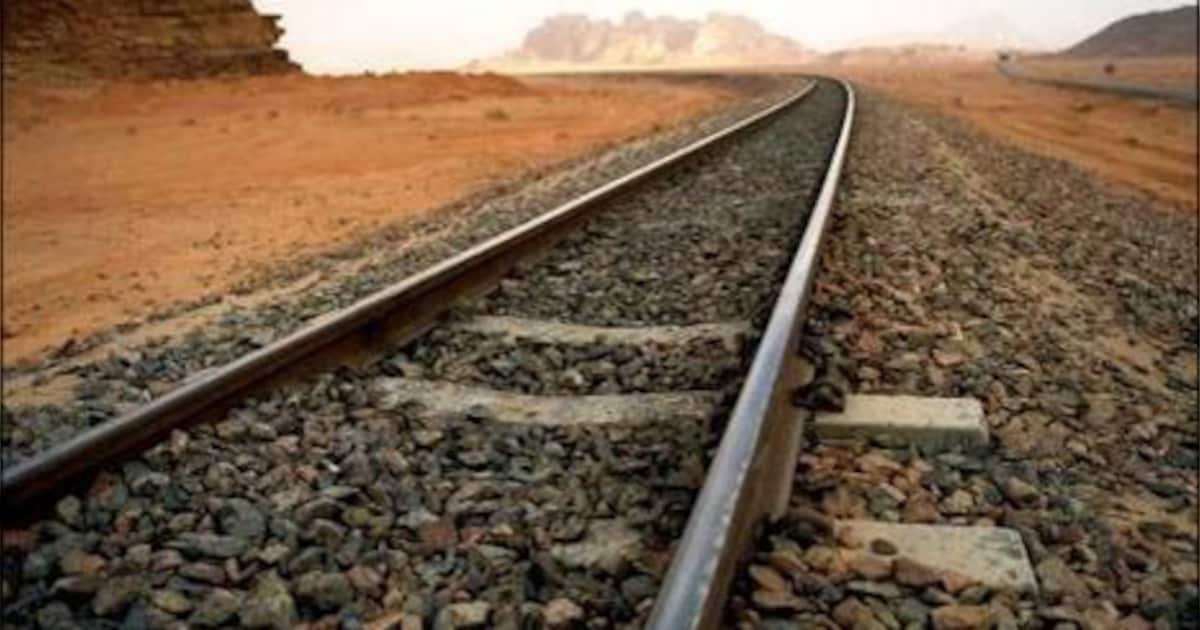 Partie de jambes en l'air fatale sur une voie de chemin de fer | 7sur7.be