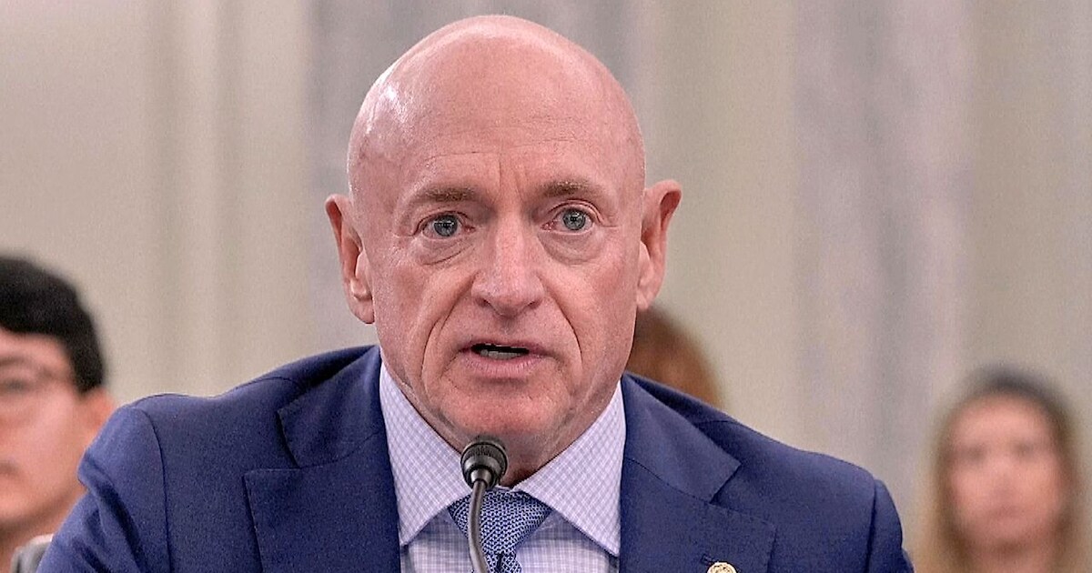 “Il sera puni en conséquence”: le Pentagone vise un sénateur démocrate ...