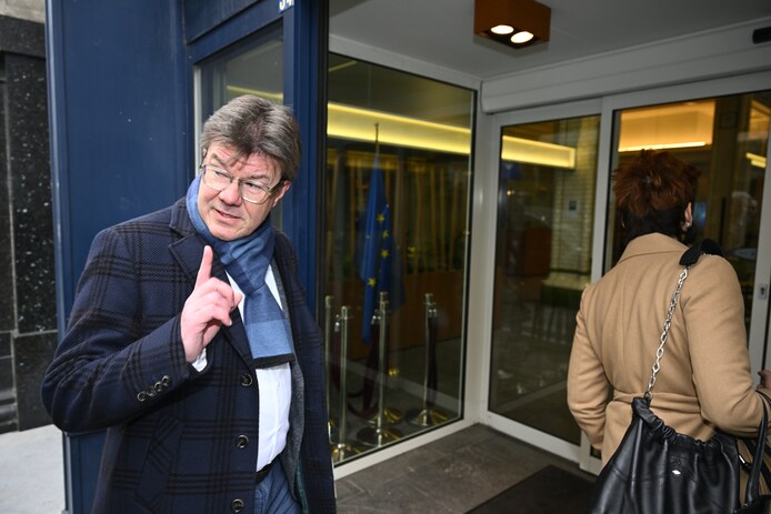 Les sept partis demandent à Sven Gatz de déposer un projet de budget ...