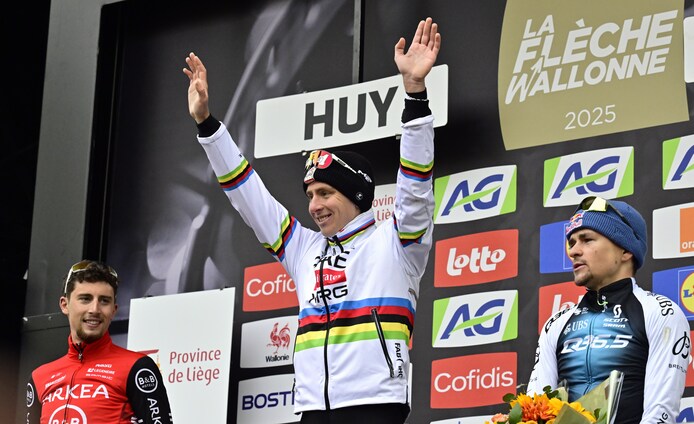 Une démonstration: Tadej Pogacar s'envole sur le Mur de Huy et remporte sa deuxième Flèche ...