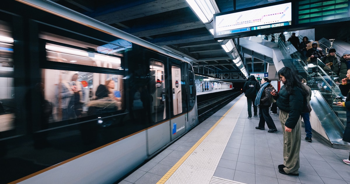 La station de métro Parc brièvement fermée à Bruxelles suite à une ...