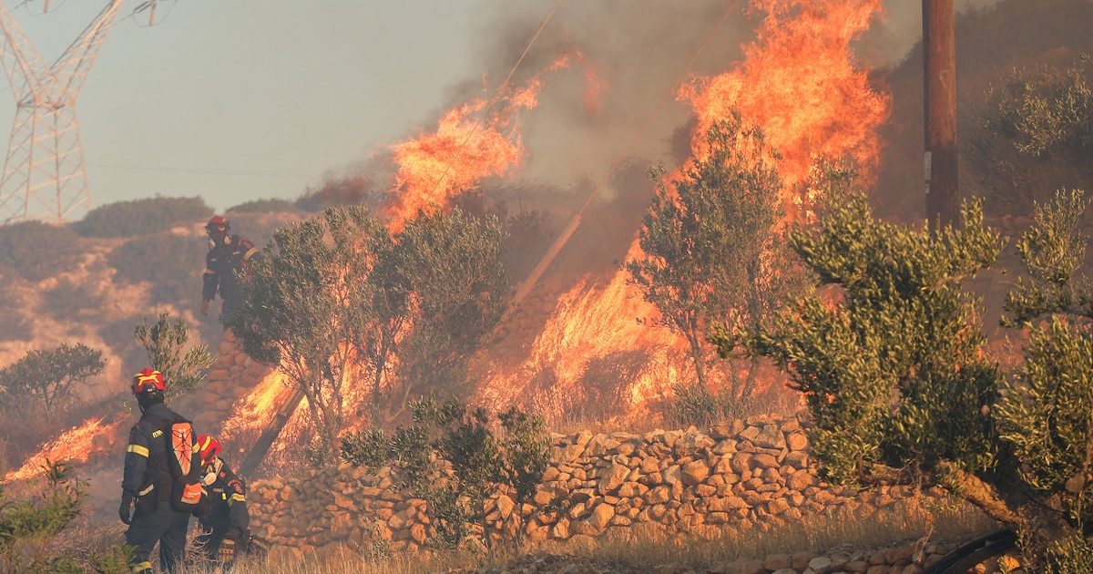 L’immense incendie en Crète “en recul”, les pompiers restent sur le qui ...