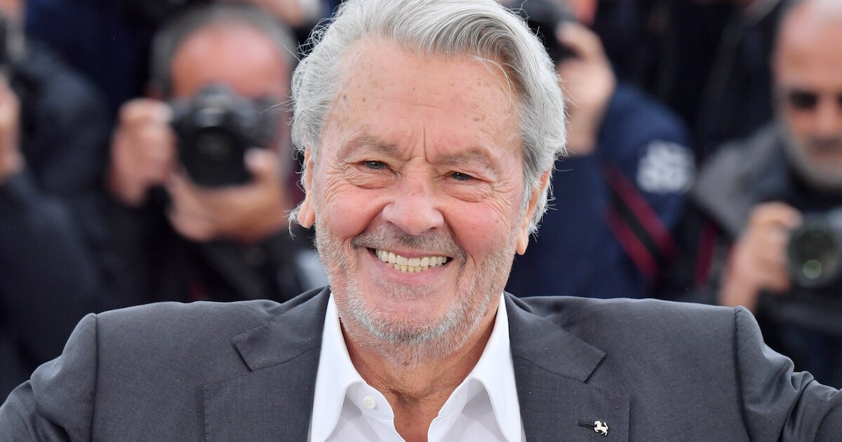 Un an après la mort d’Alain Delon, ses enfants enterrent la hache de ...