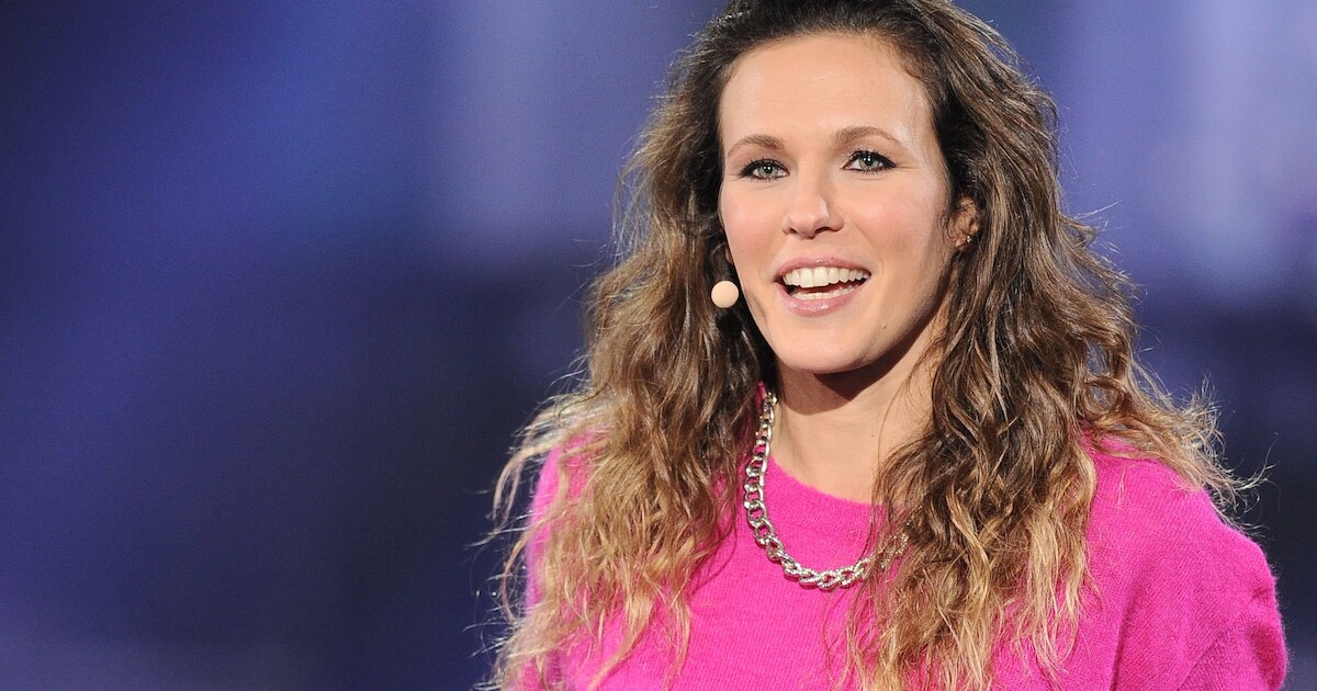 “Et voilà, ça y est!”: Lorie est de retour avec la réédition de son ...