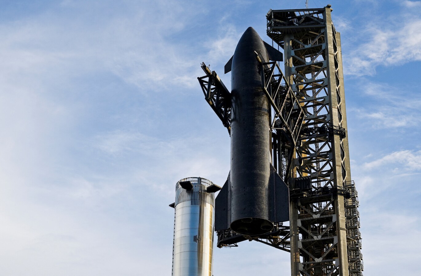 Une mission “sous haute pression”: nouveau vol test pour la mégafusée d ...