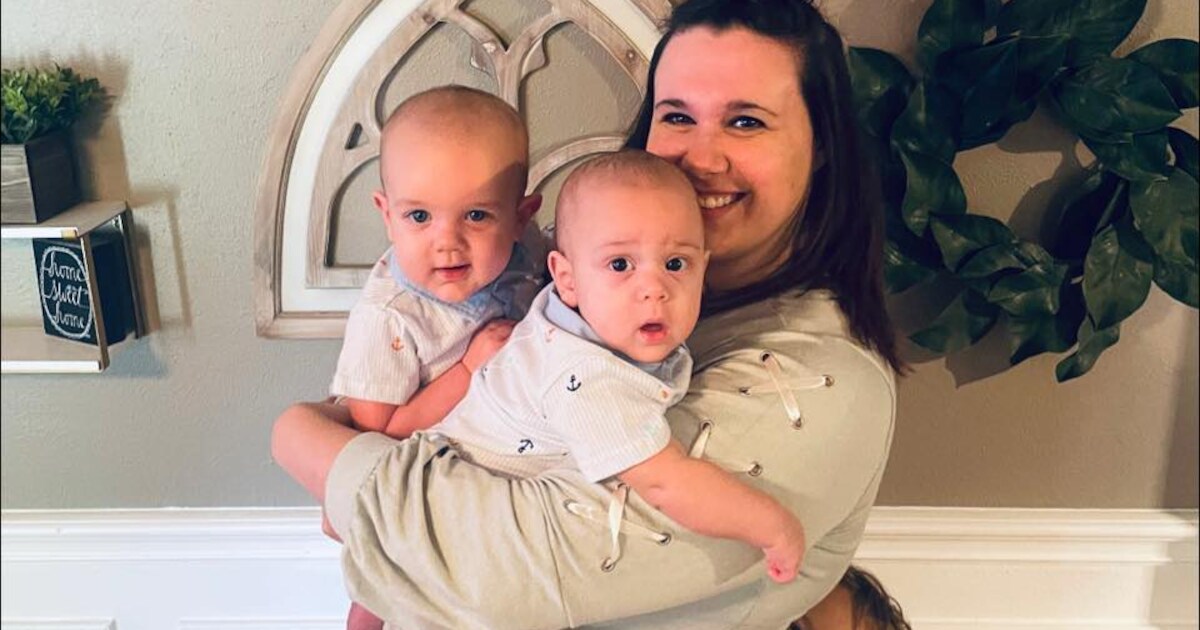 Une mère donne naissance à des jumeaux conçus deux jours différents: un ...