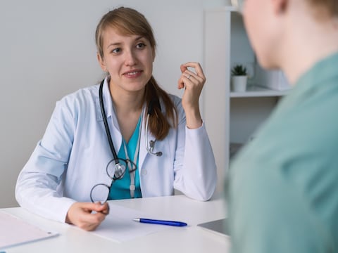 Les médecins recevront des fiches pour déterminer si un patient est ...